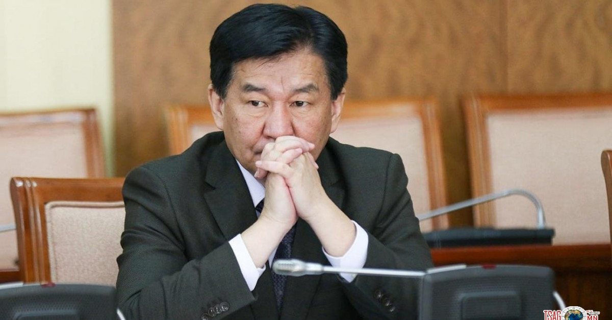 Ц Даваасүрэн Үндсэн хуулийг нийгмээсээ шалгарсан мөнгөнд автаагүй
