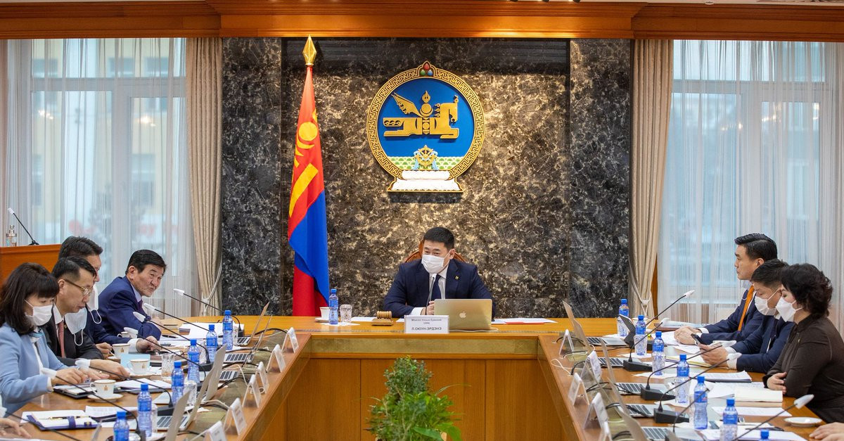 ЗГ: Омикроноор өвчилсөн үед зөвхөн хүүхэд, жирэмсэн эмэгтэйчүүдийг ...