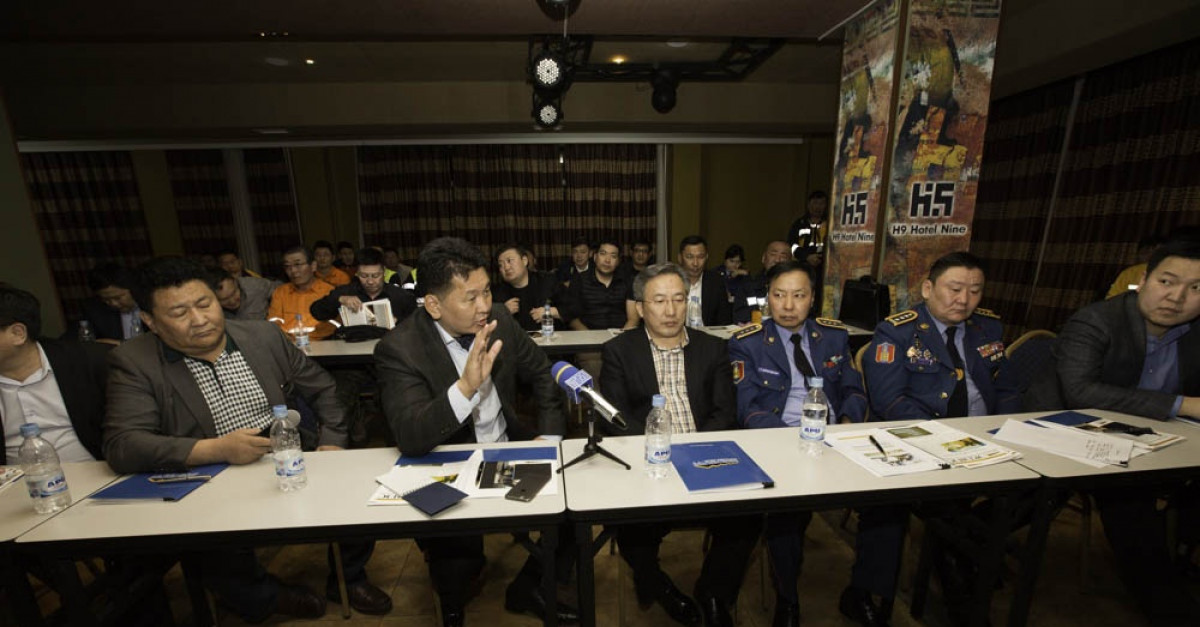 Шадар сайд У Хүрэлсүх Таван толгойд ажиллаж байна